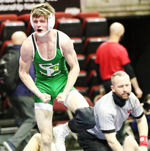 Duckett keeps his medal hopes alive | News, Sports, Jobs - Messenger News